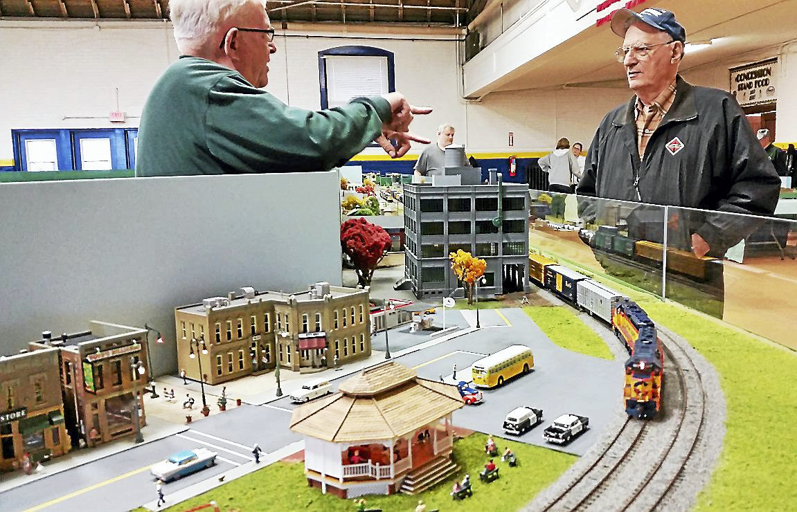 Fans of all ages come out for annual Holiday Model Train Show & Canned ...
