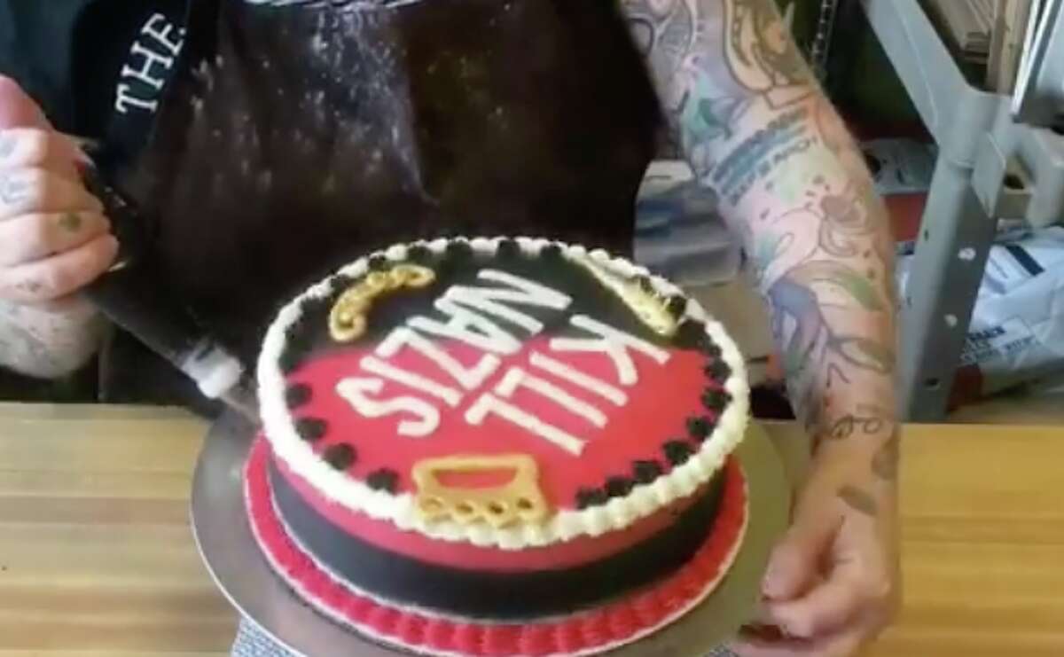 After sharing a 'Kill Nazi' cake, Oakland baker's page is flooded with ...