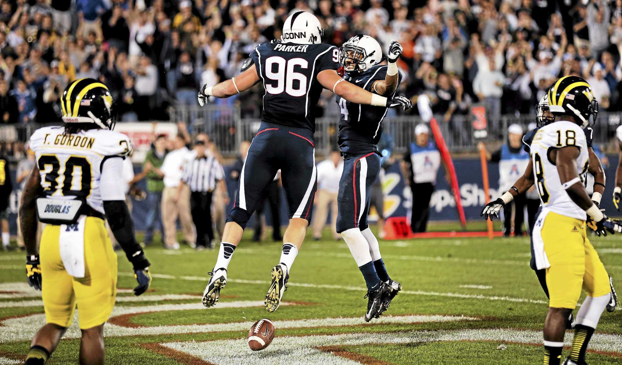 UConn’s Spencer Parker gave up digs for dig routes