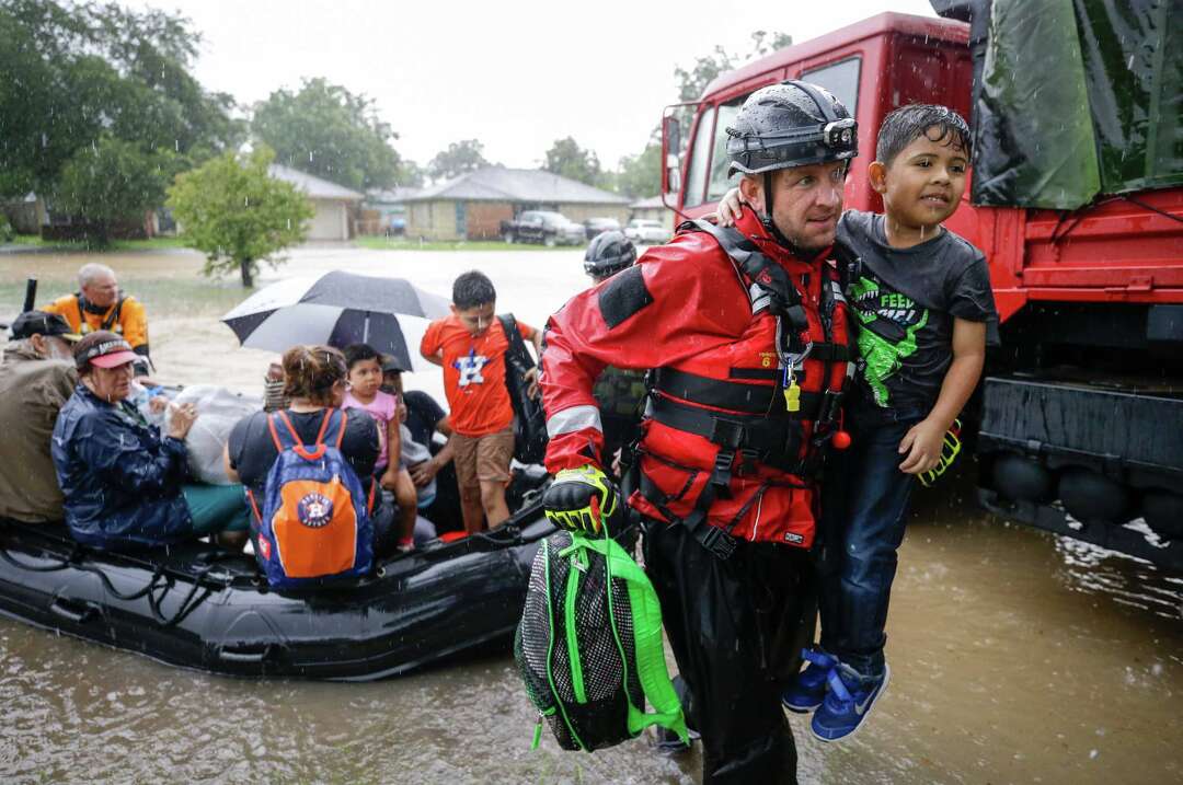 Hurricane Harvey evacuees can connect with Airbnb hosts offering free ...