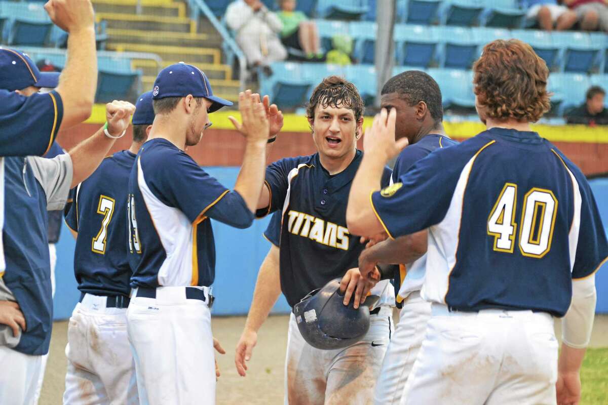 Torrington Titans fall at home to the Wachusett Dirt Dawgs