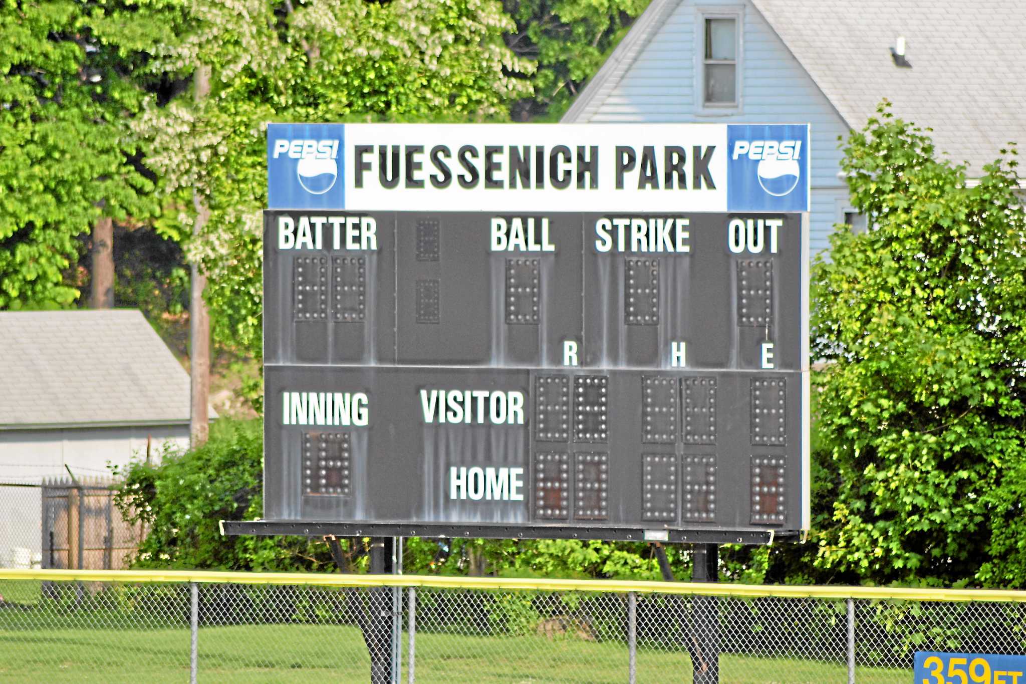 Torrington Titans drop close game to Pittsfield Suns