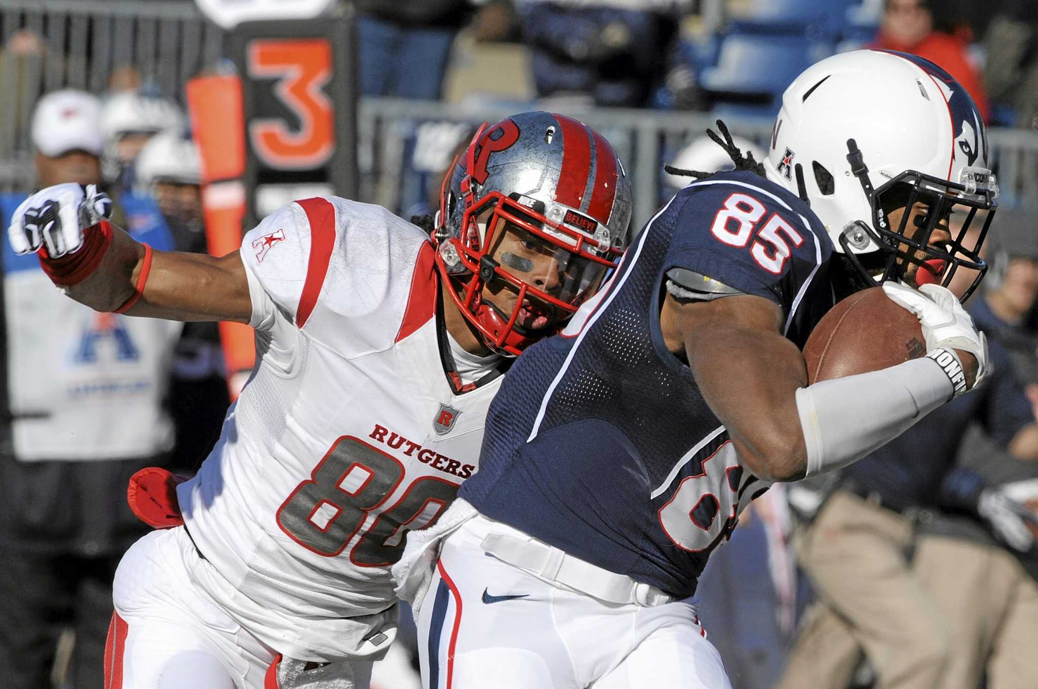 Geremy Davis, Byron Jones accept roles as UConn football team leaders