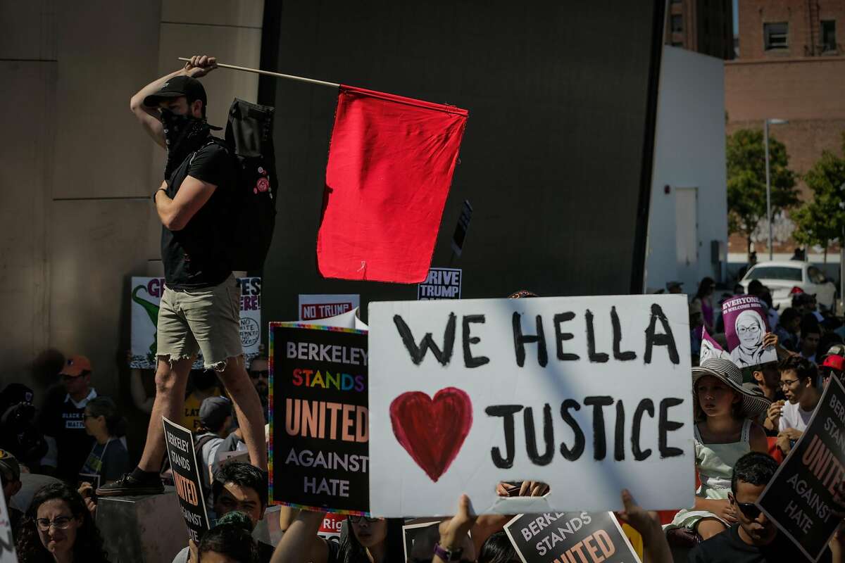 Masked anarchists violently rout right-wing demonstrators in Berkeley