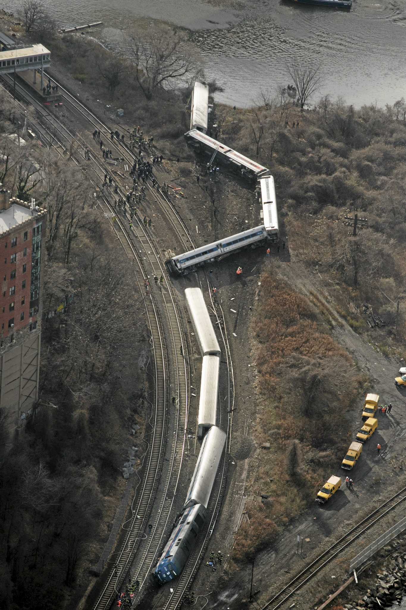Probe of deadly Metro-North NYC derailment begins