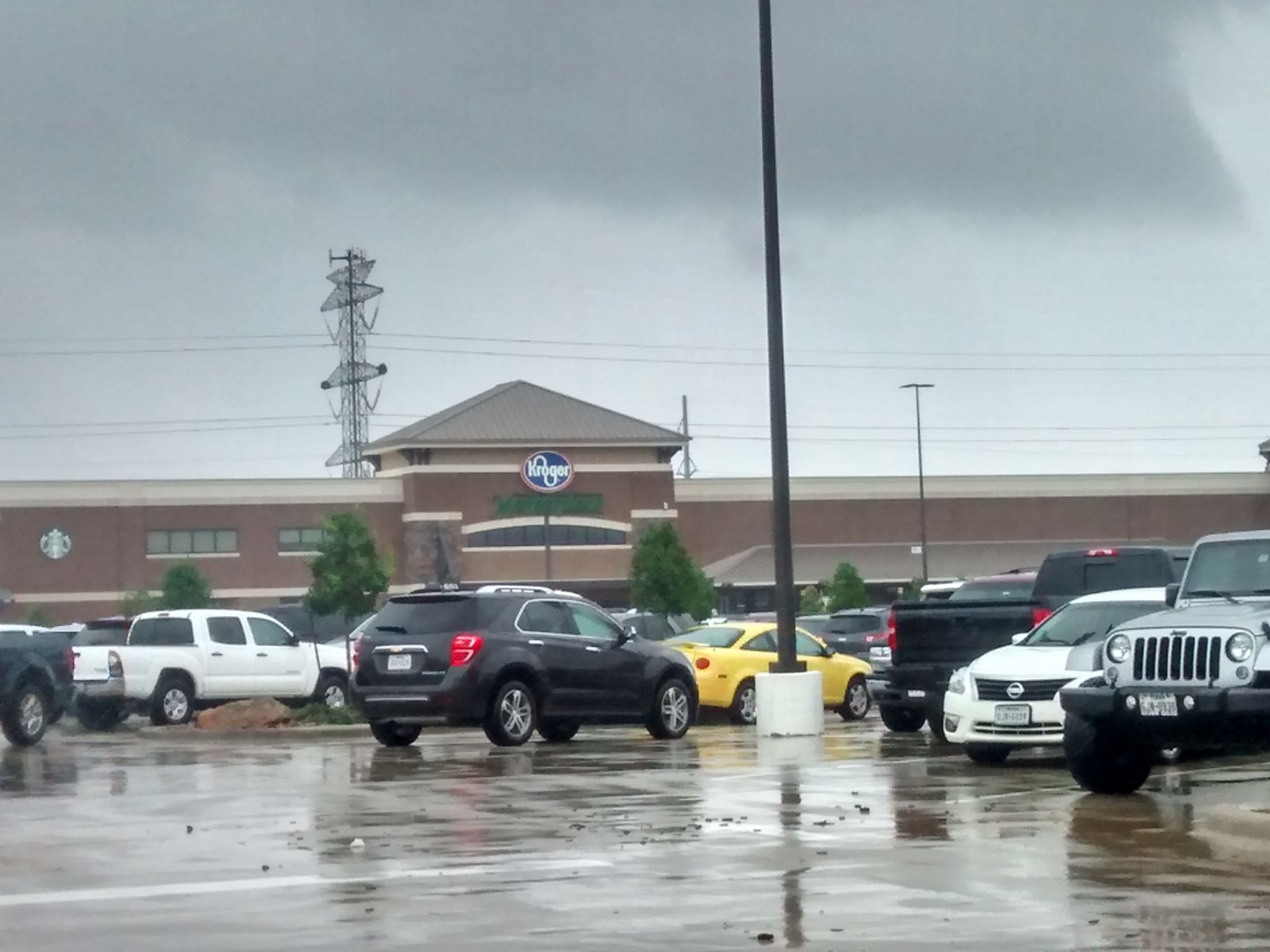 Harvey supplies: Stores open around the Houston area on Monday