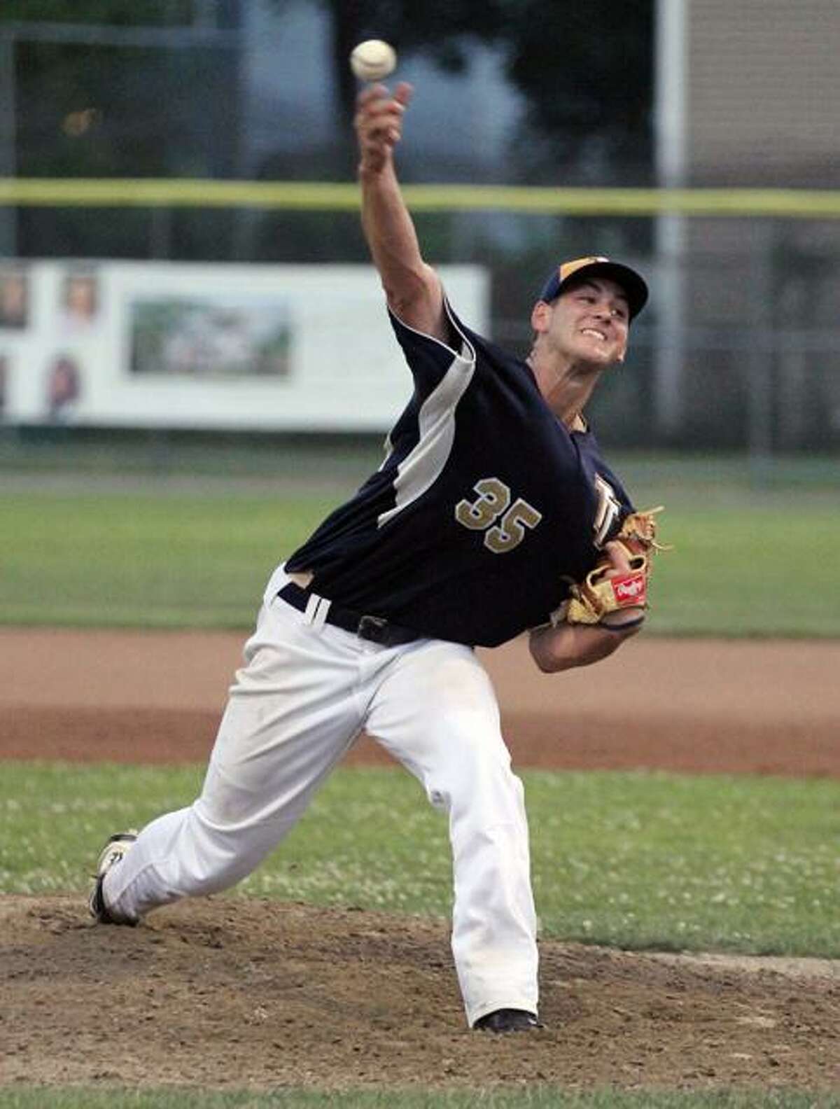 FCBL: Titans pound Dirt Dawgs 11-6, win 4th straight