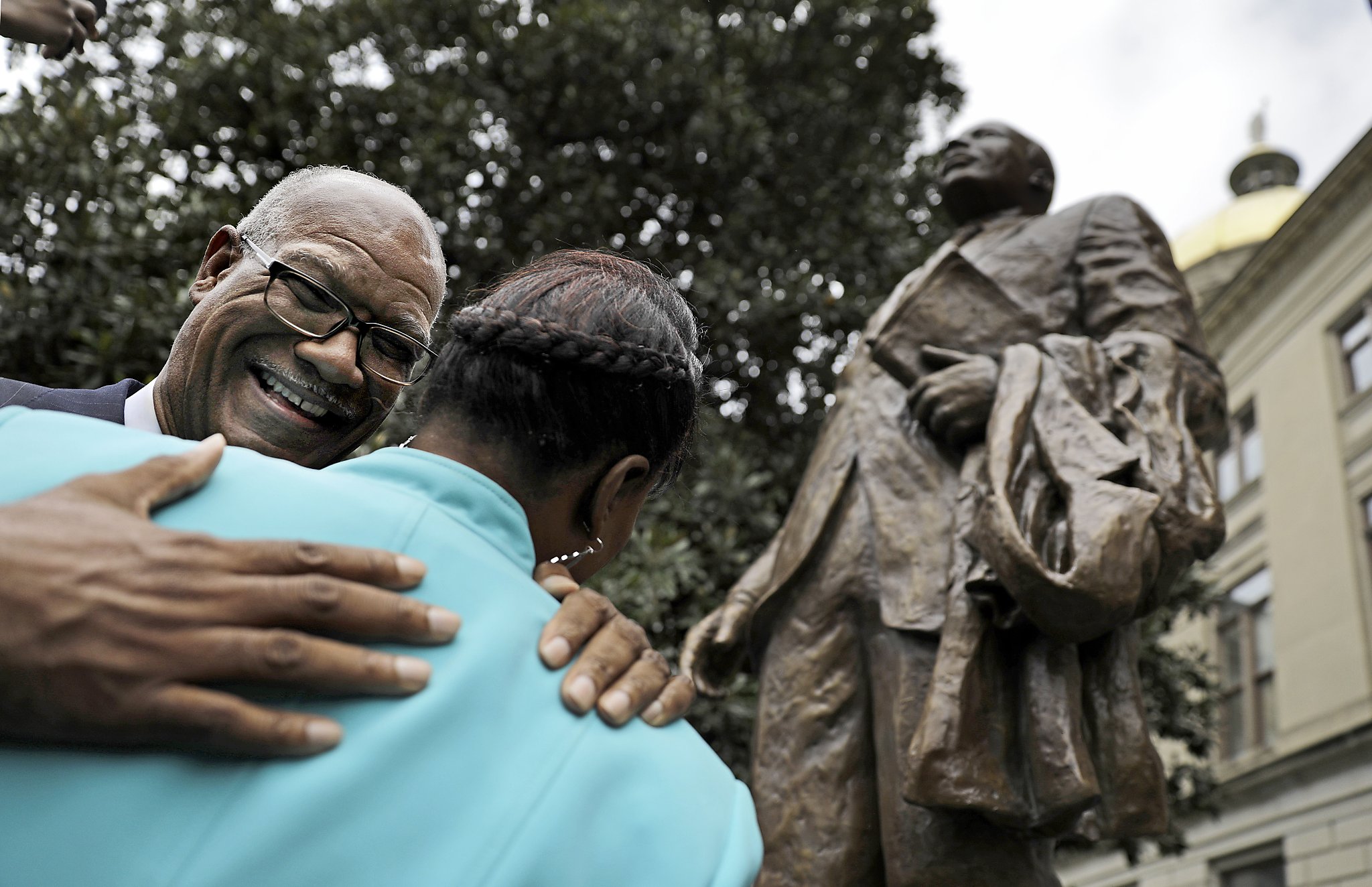 Martin Luther King Jr. statue unveiled at Georgia Capitol