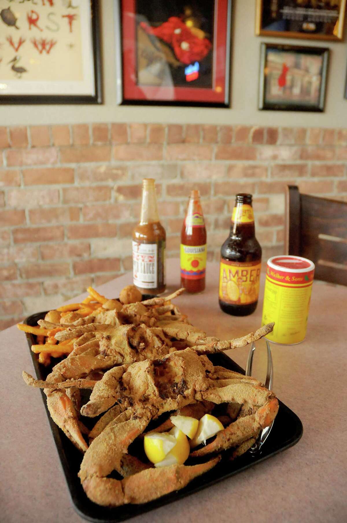 How to make Ragin' Cajun's barbecued fried blue crabs at home
