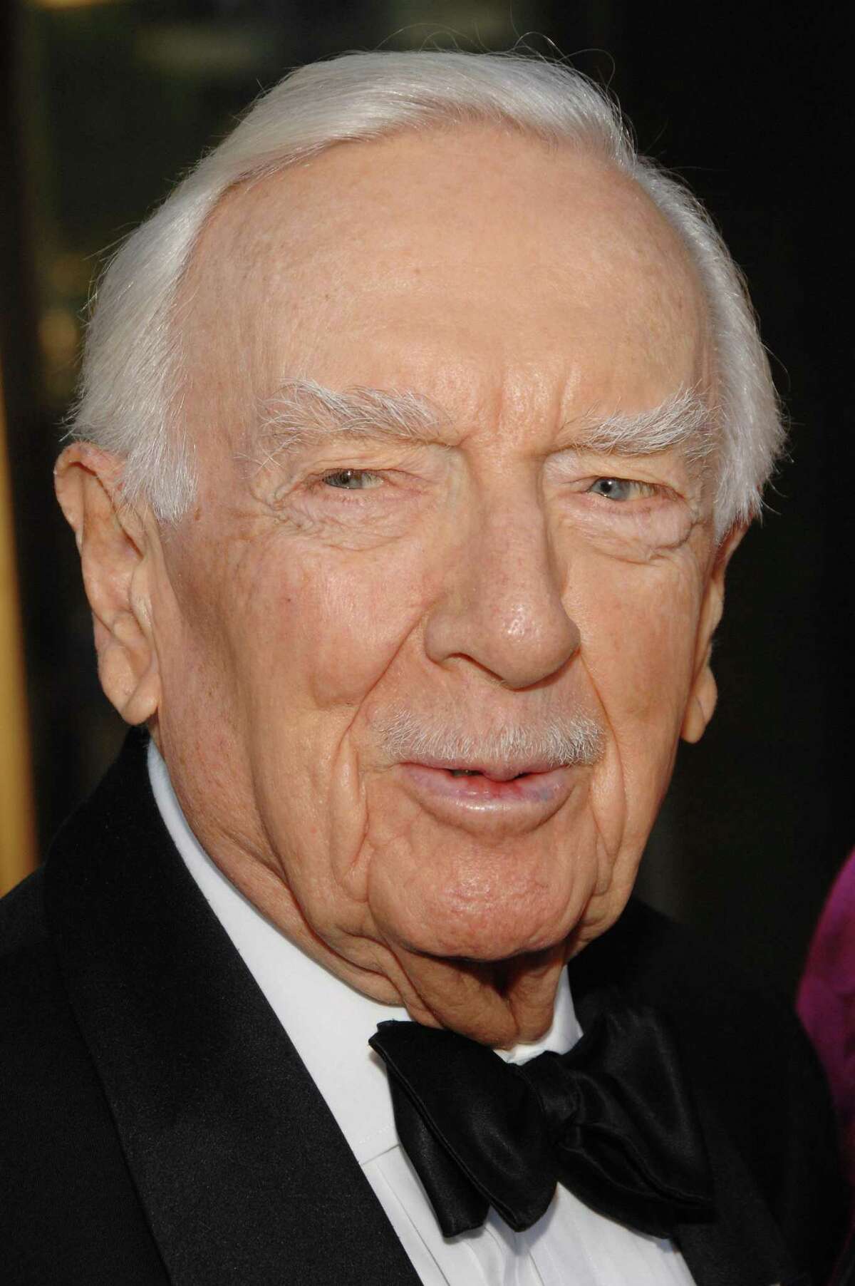 Legendary CBS anchor Walter Cronkite dies at 92