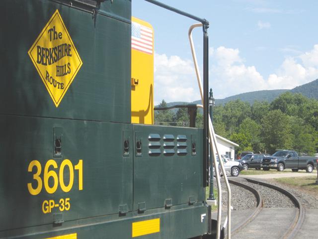 Train runs again in Housatonic Valley as part of Railroad Days in North ...