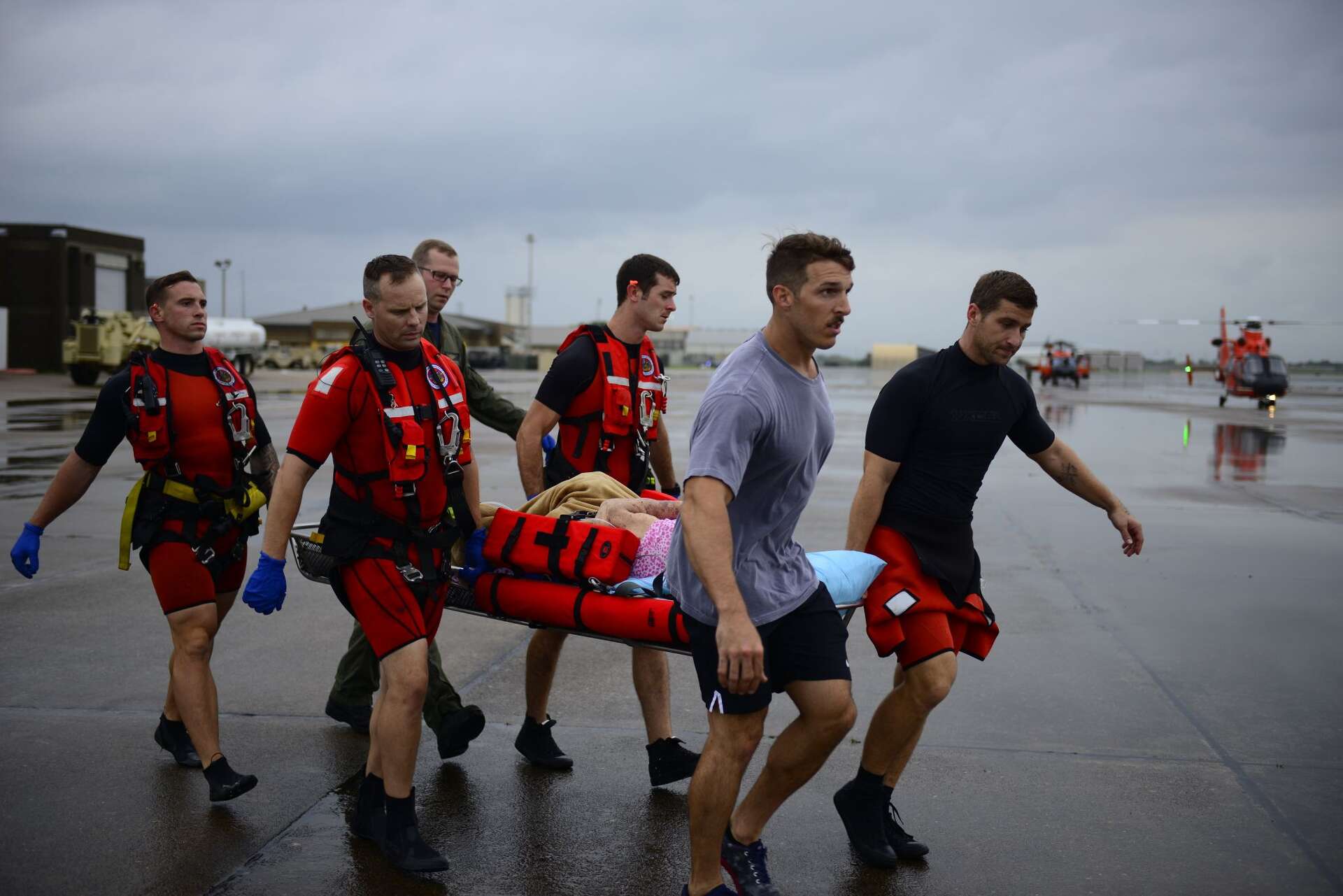 Here's who traveled from around America to help Houston in their Harvey ...