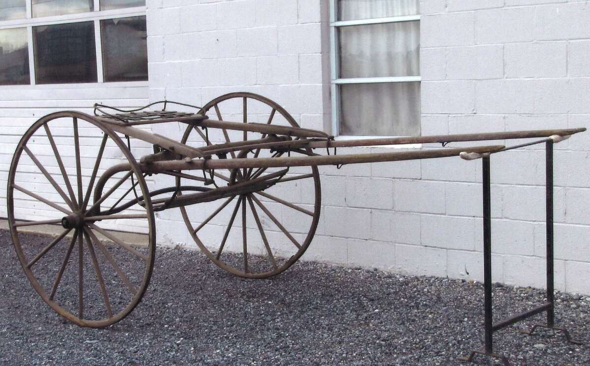 Wilton Historical Society receives antique road cart