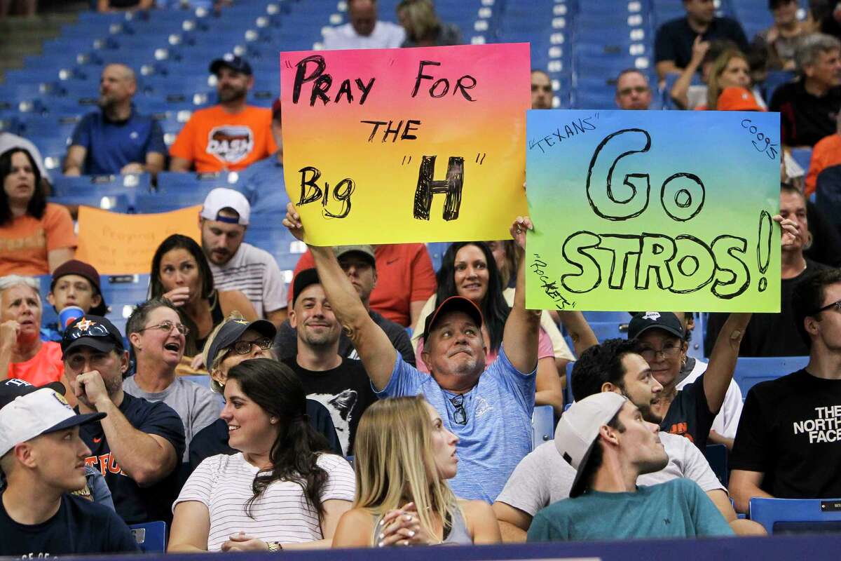 Astros fan has the best sign in support of Houston