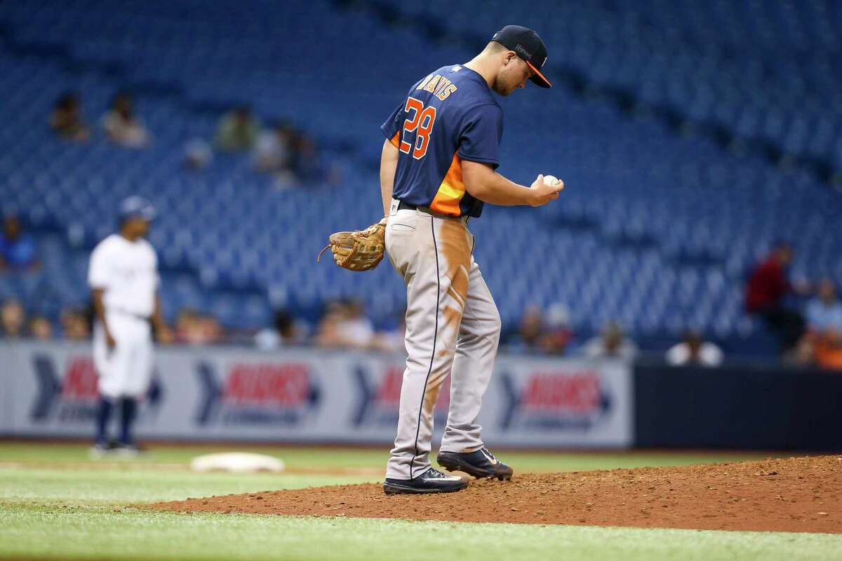 Astros third baseman J.D. Davis makes impressive appearance on mound