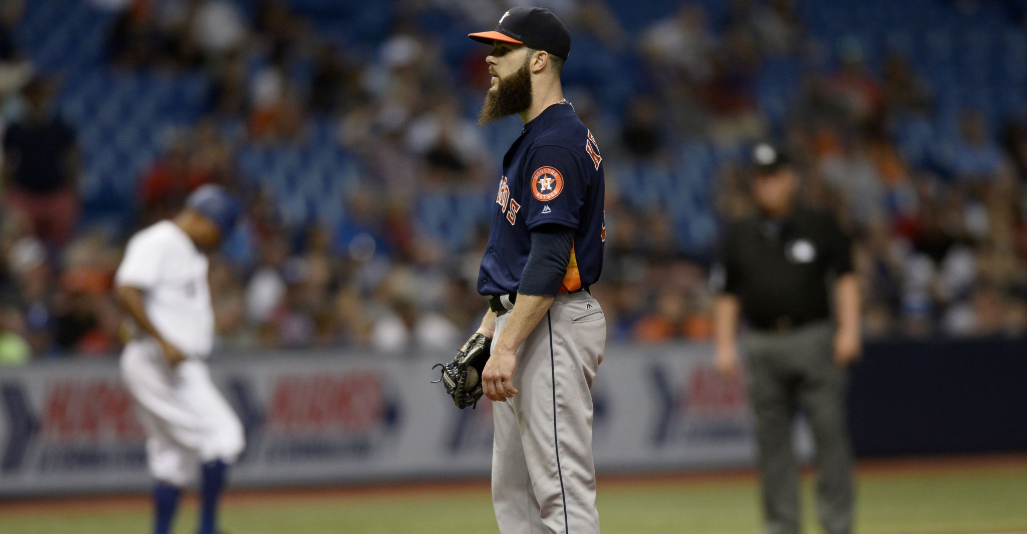 Big 4th inning by Rangers burns Dallas Keuchel, Astros