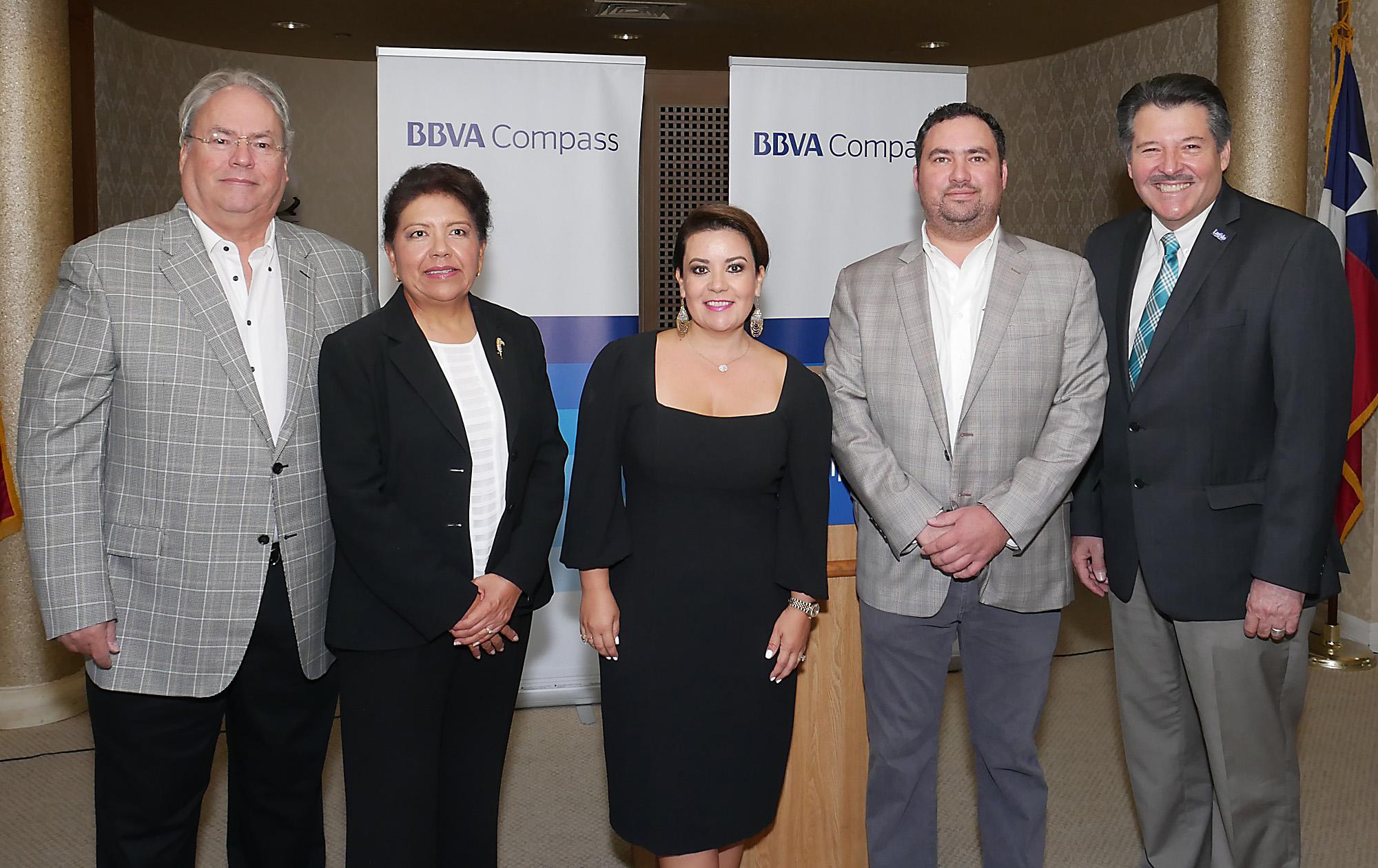 RECONOCEN A EMPRESARIOS DEL AÑO