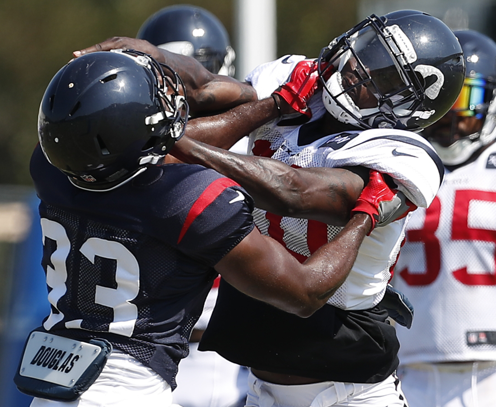 K.J. Dillon keeps fighting for spot on Texans