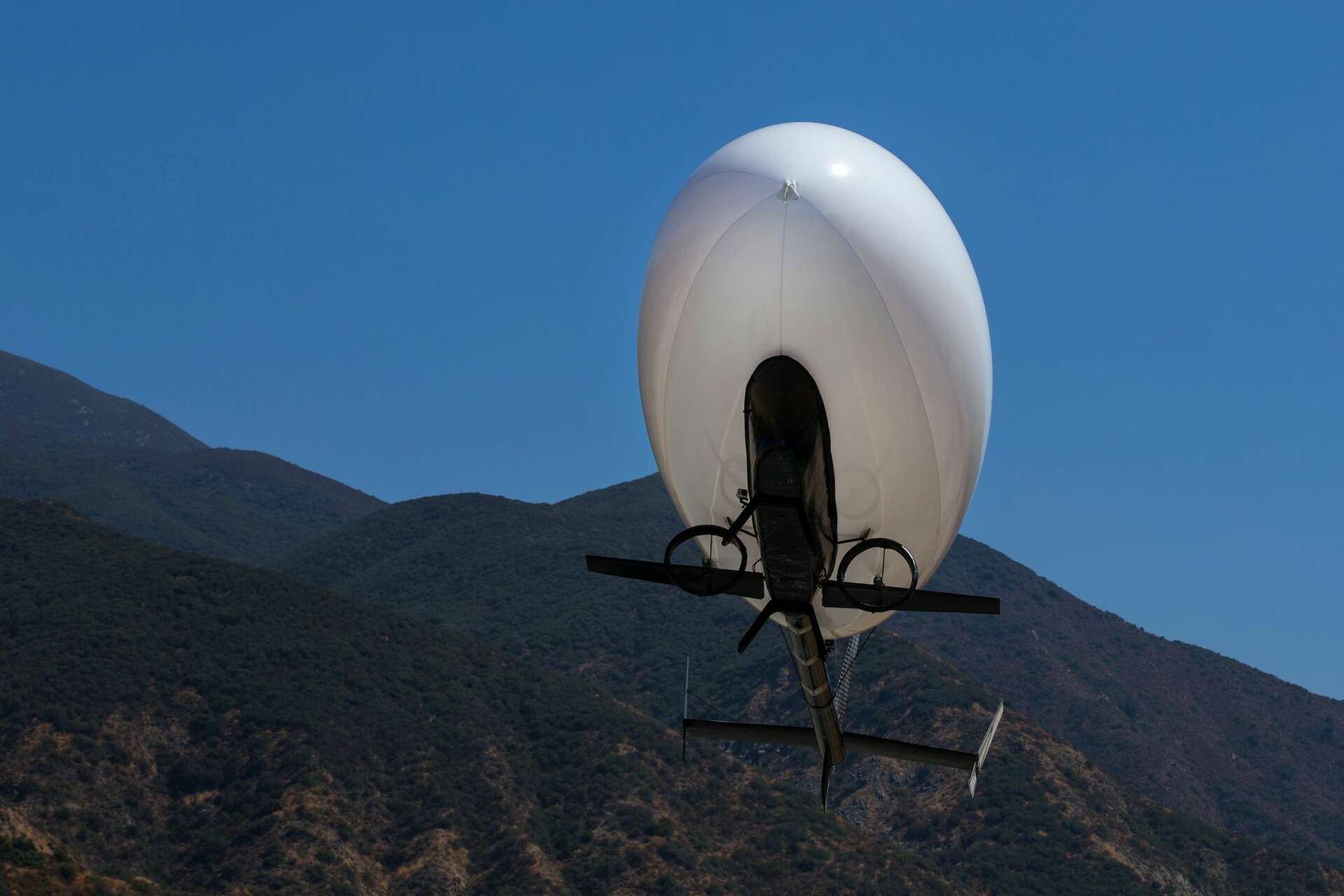 Seattle brothers plan to revive industry with plane, blimp hybrid