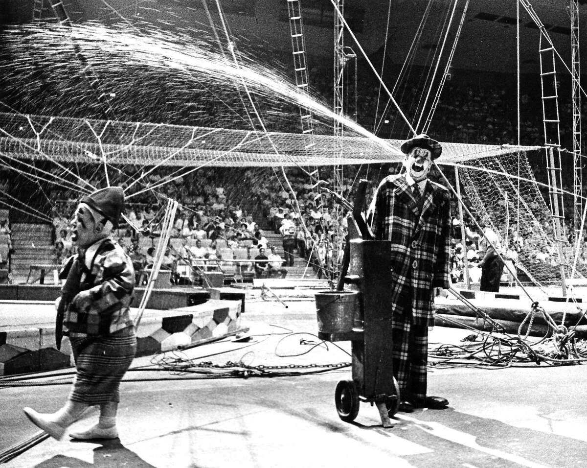 Vintage photos: When the 3-ring circus still came to town