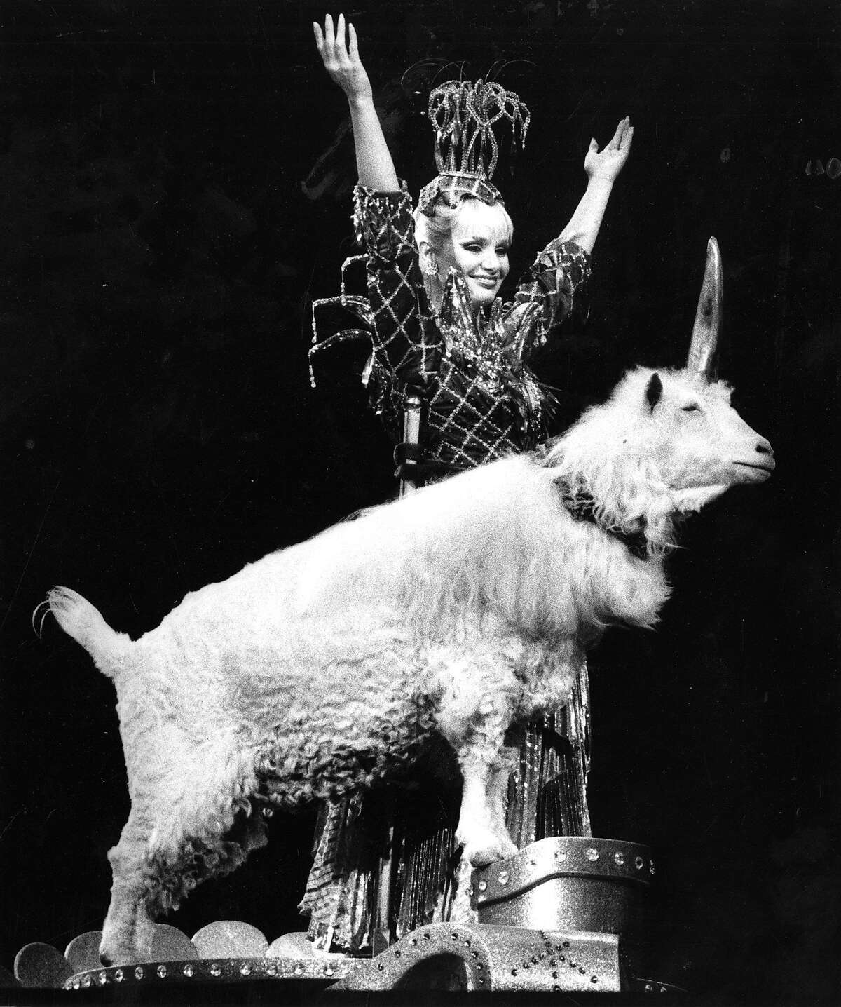 Vintage photos: When the 3-ring circus still came to town