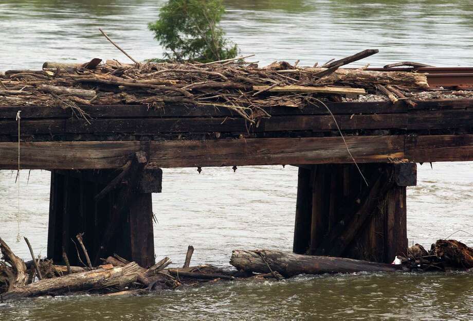 UP, BNSF rail lines damaged by flood waters - The Courier