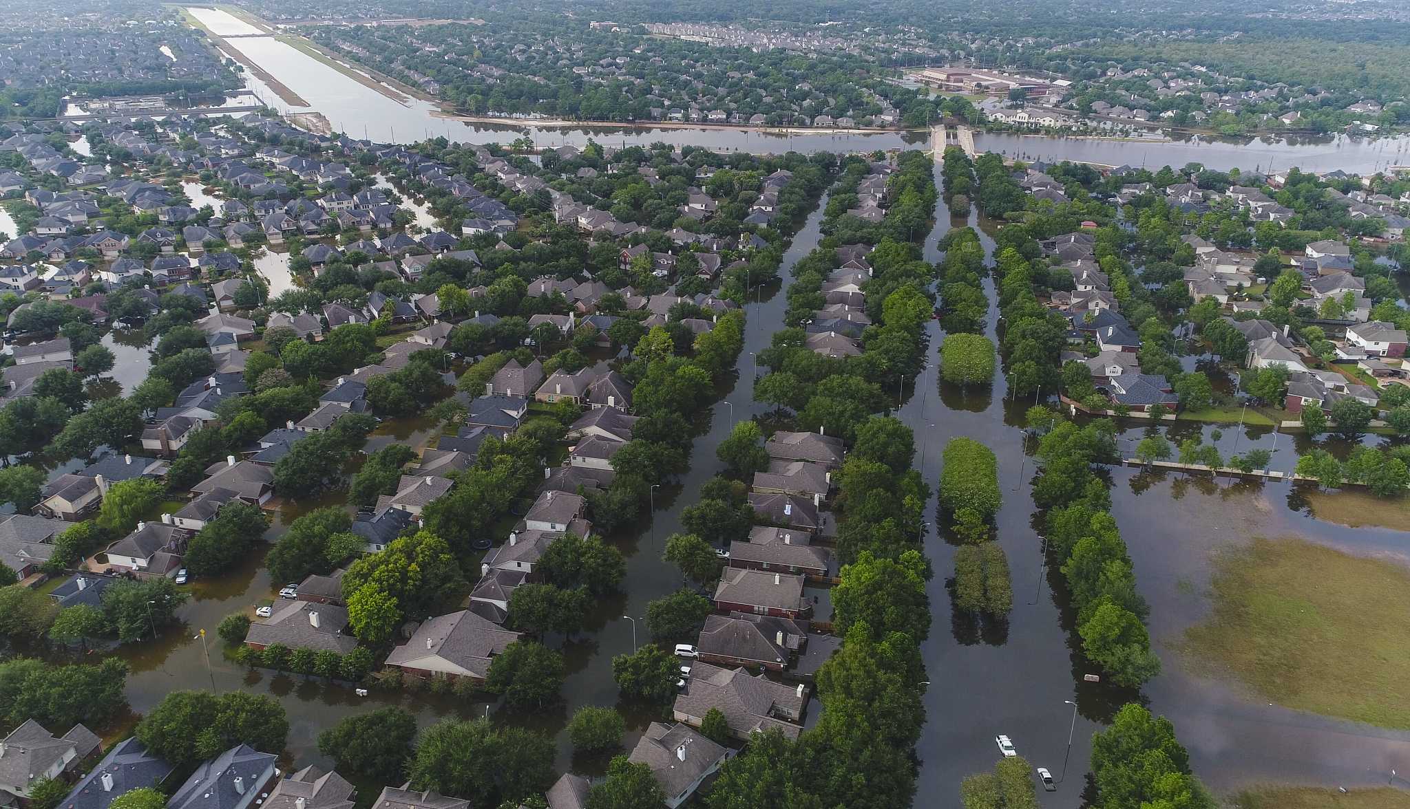 Houston mayor issues mandatory evacuation of west Houston homes