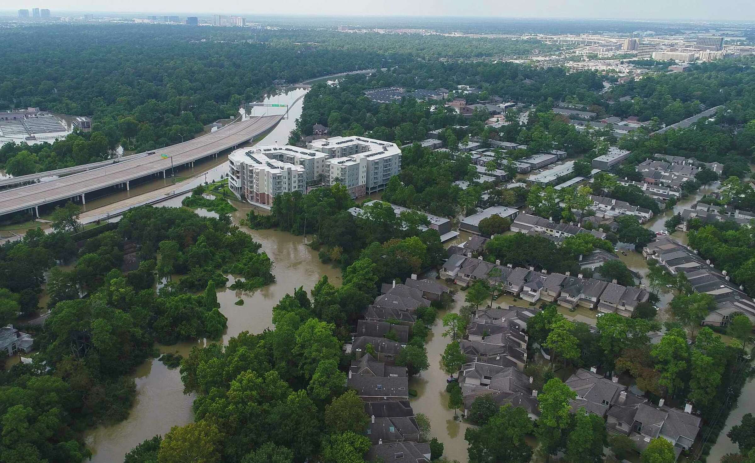 Houston mayor issues mandatory evacuation of west Houston homes
