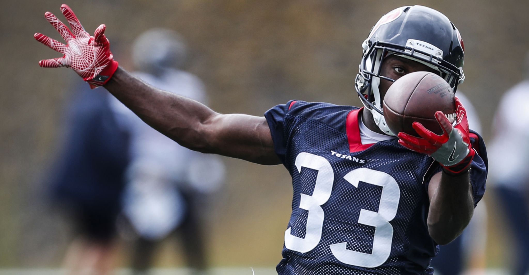 Ex-Texans RB Akeem Hunt got stuck in Houston during hurricane