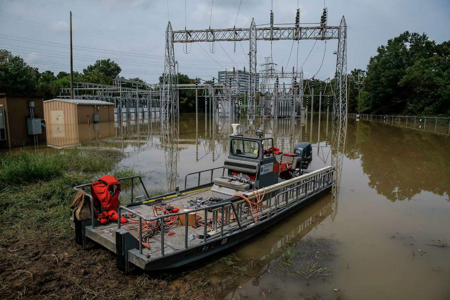 Flooding at substation leaves 5,700 waiting for power