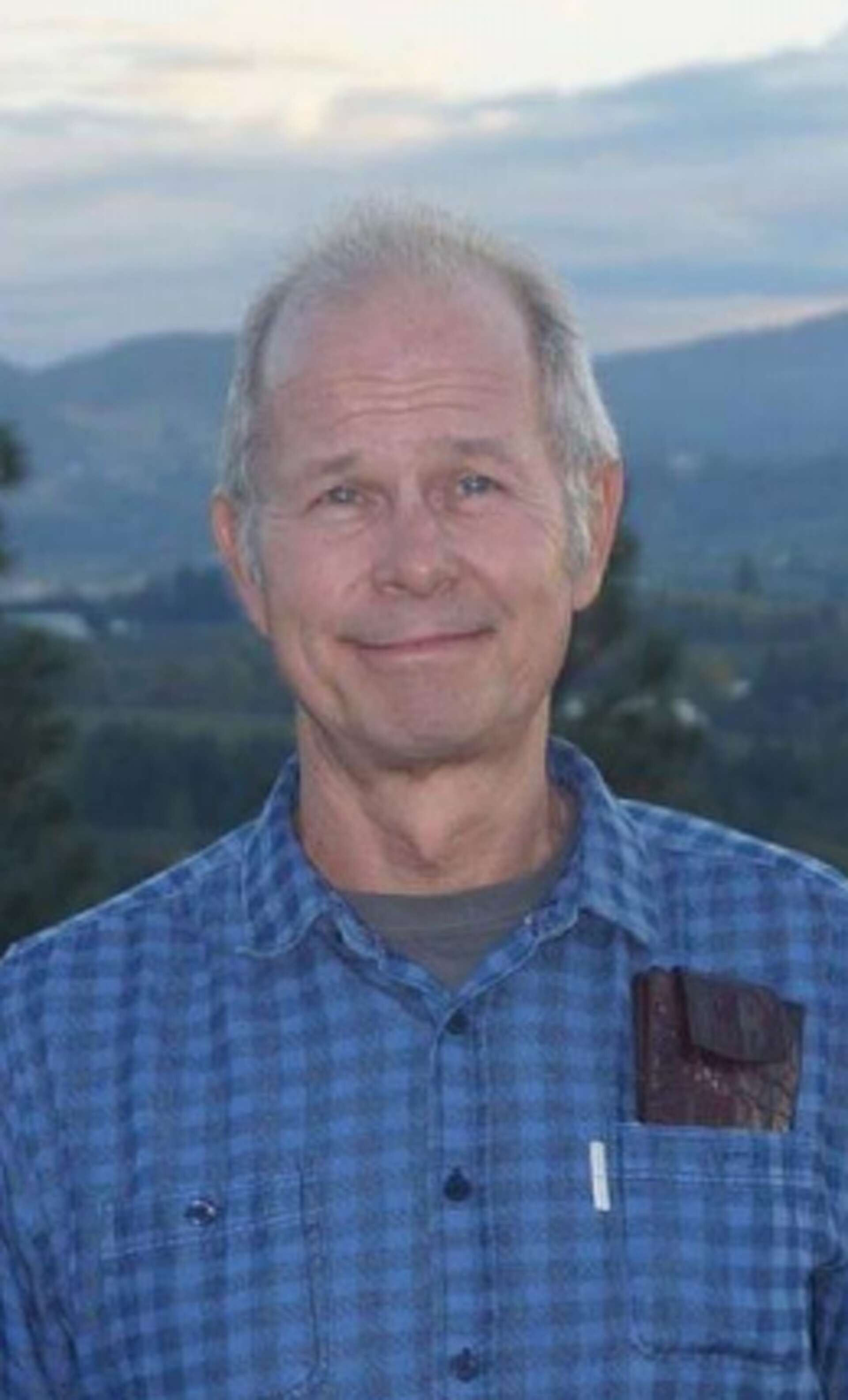 Former Chronicle editor found dead in Fort Bend County sand pit