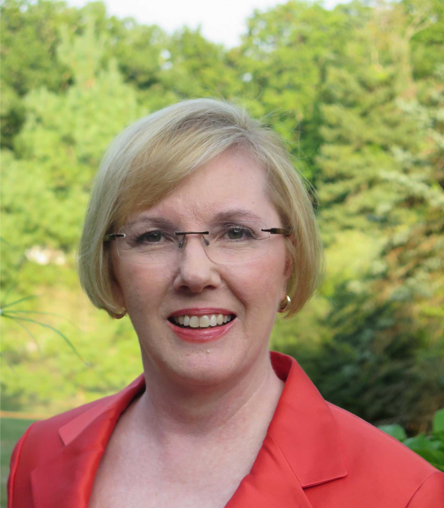 McFadden to be honored with women’s leadership award