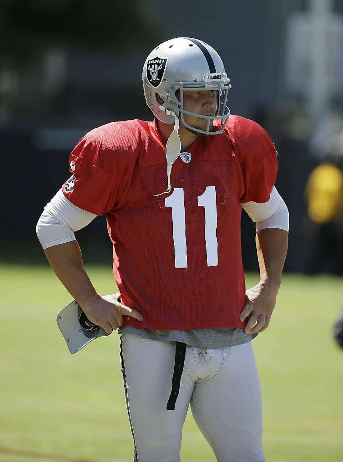 Raiders, Sebastian Janikowski resolve contract impasse, but he’s still hurt