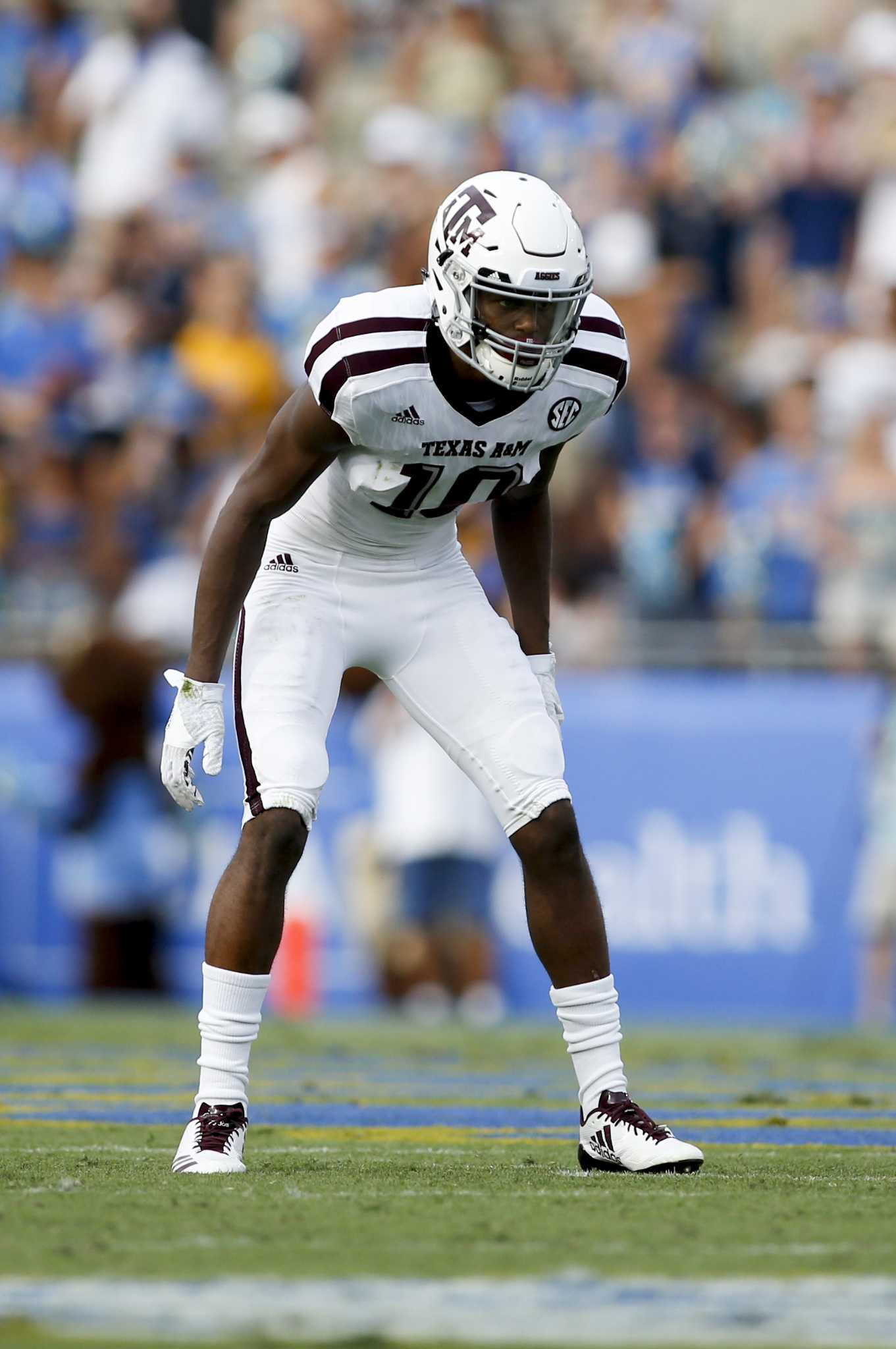 ALUMNI NOTEBOOK: Magnolia West alum Jones starts in debut with Aggies