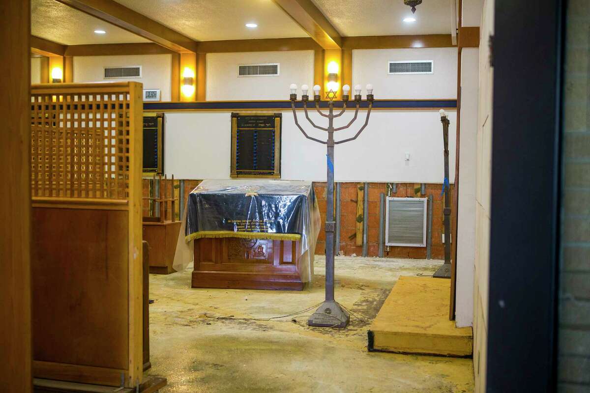 Damage at Houston synagogue, homes leave 'entire community devastated'