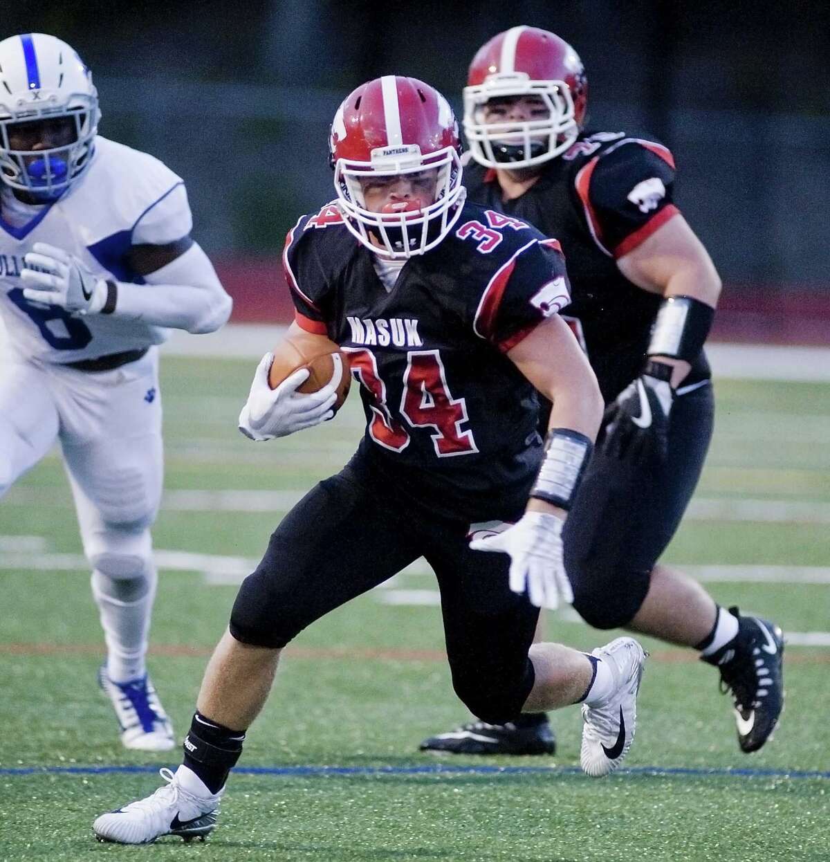 Masuk routs Bunnell to open season