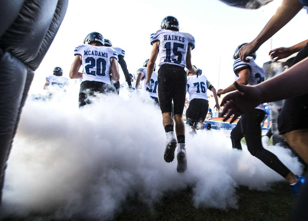 Barbers Hill beats Friendswood in first meeting in 46 years