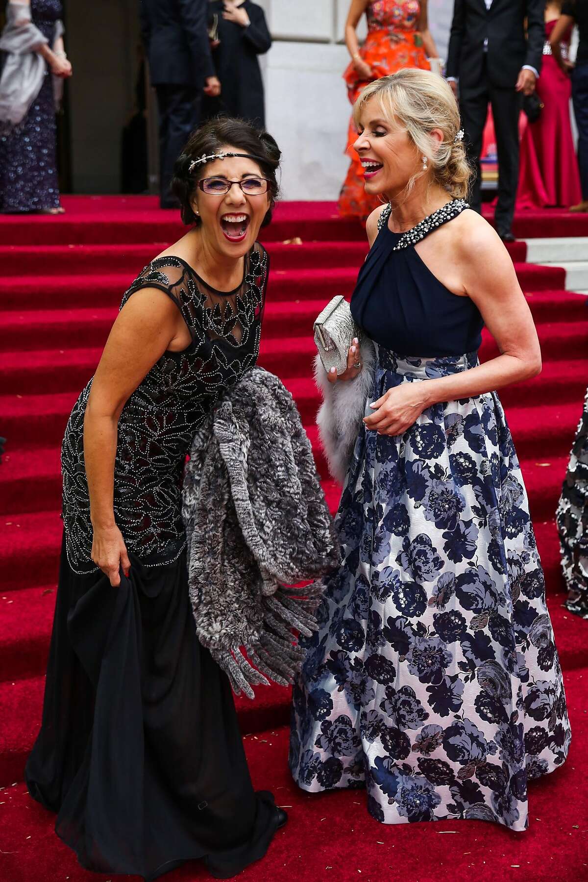 An Opera gala with a cast of thousands, all a-glitter