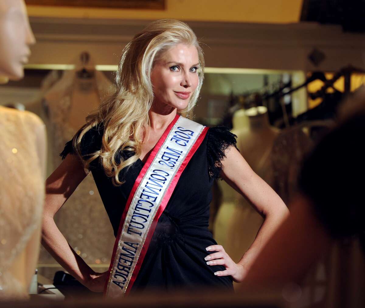 Mrs. Connecticut puts her title to use