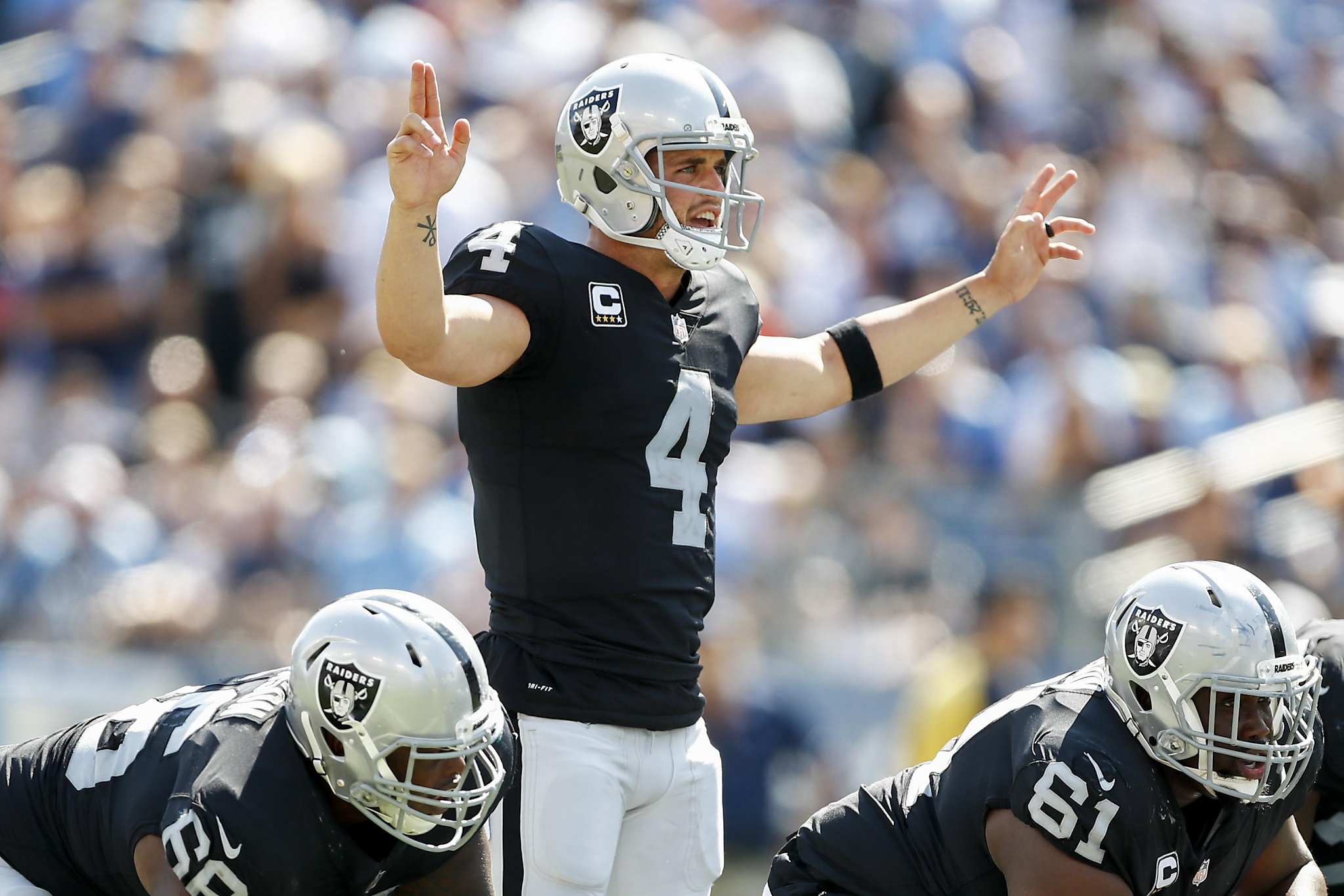 Raiders’ defense shuts down Titans after opening TD