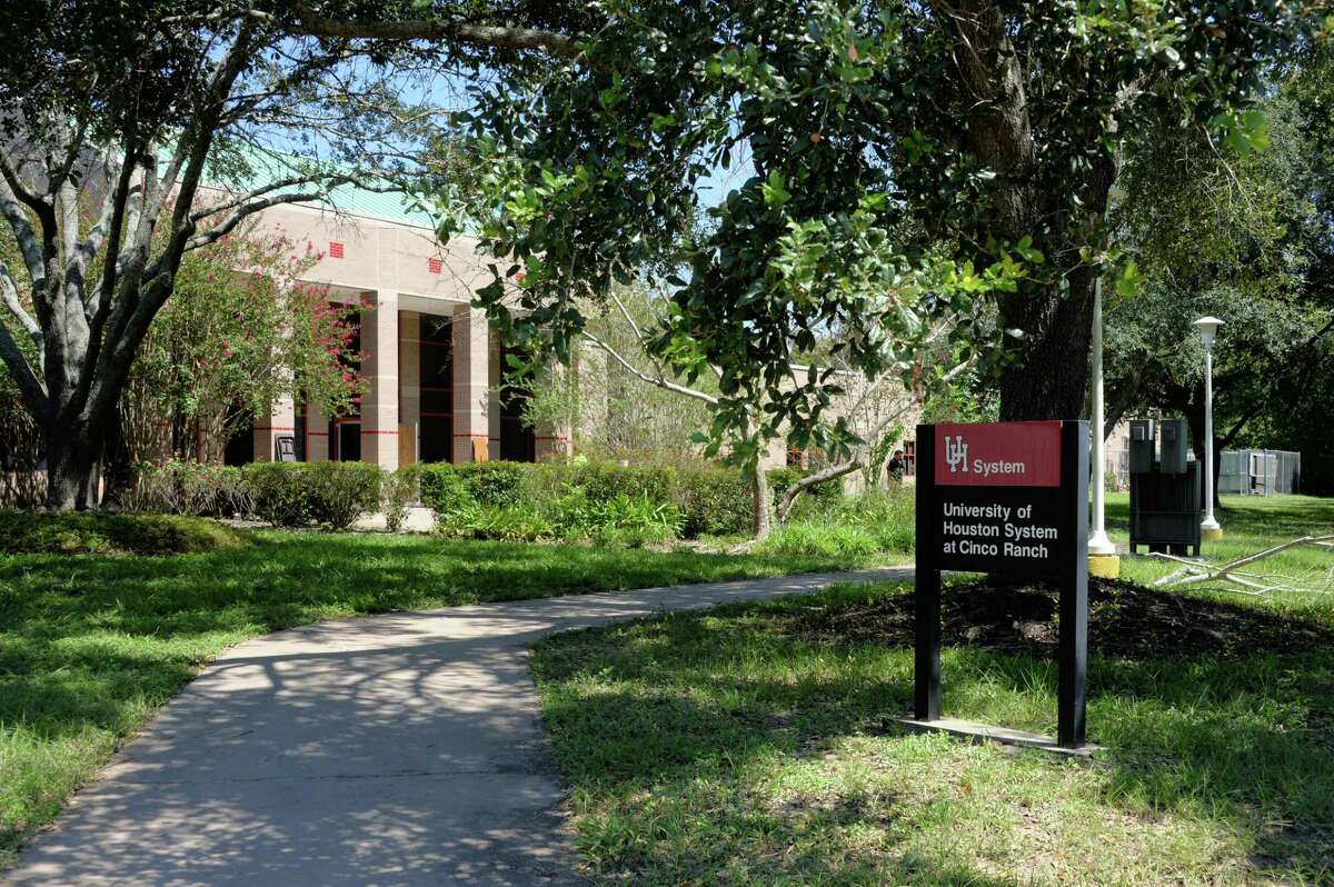 New post-Harvey surroundings for Creech, Bear Creek elementary students