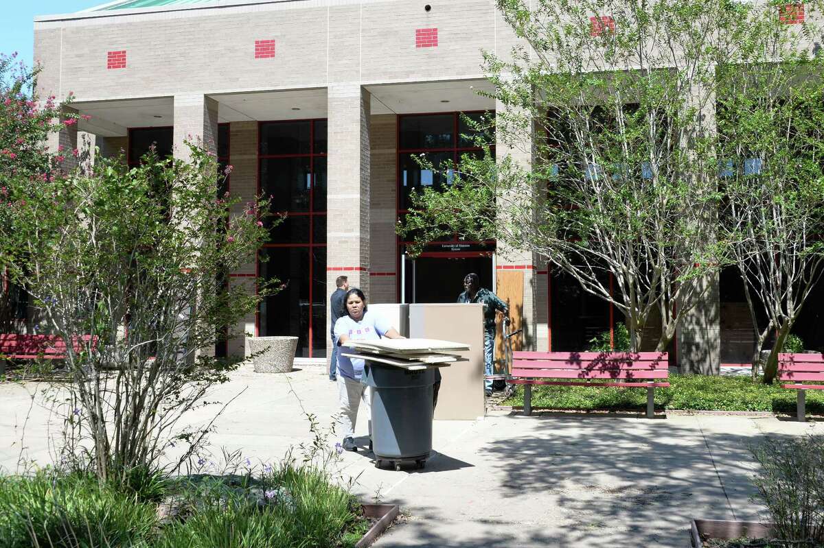 New post-Harvey surroundings for Creech, Bear Creek elementary students