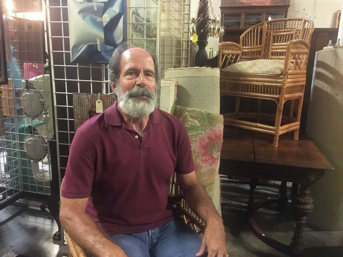 Partylike auctions attract bargain hunters, art lovers