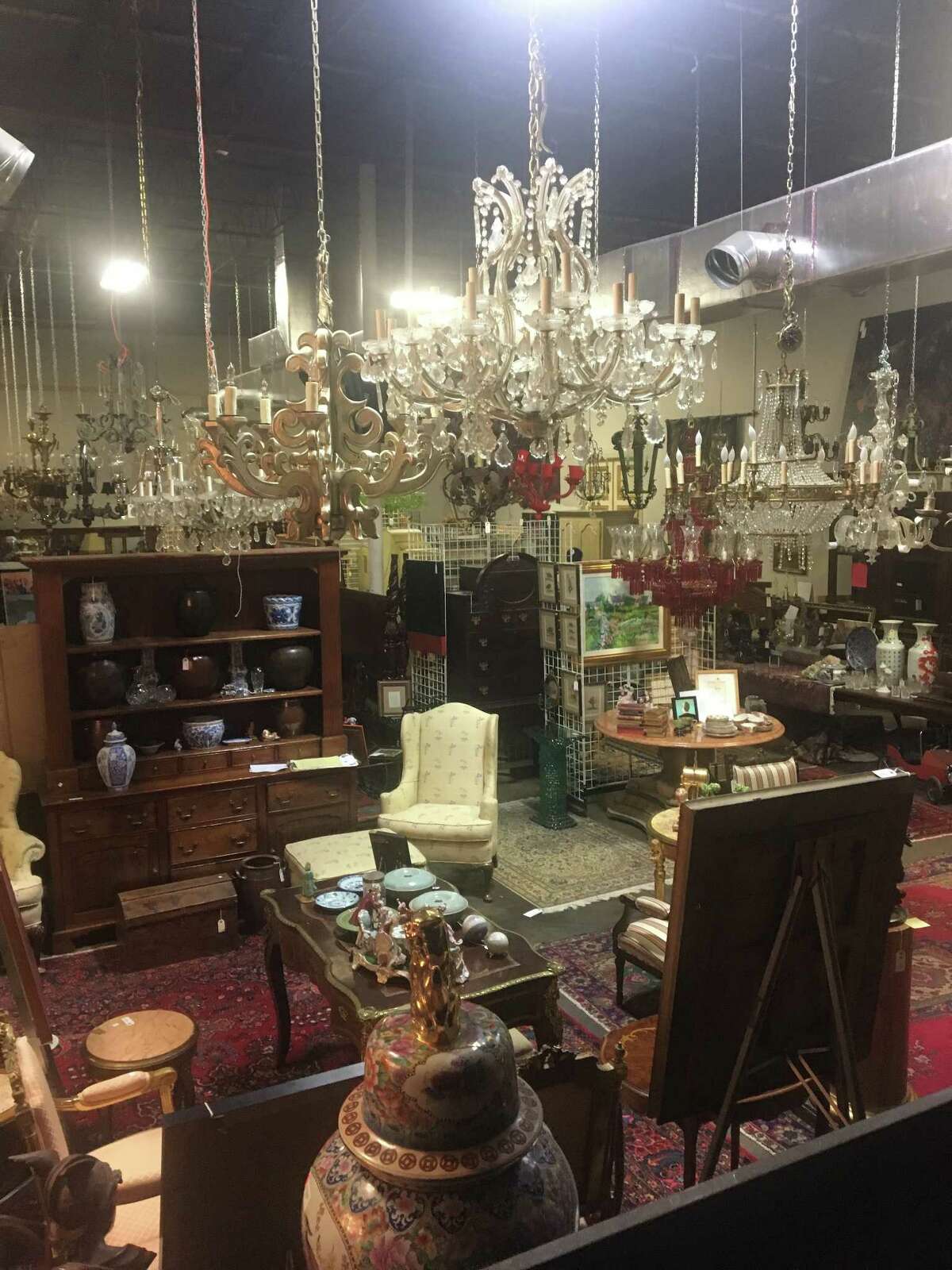 Partylike auctions attract bargain hunters, art lovers