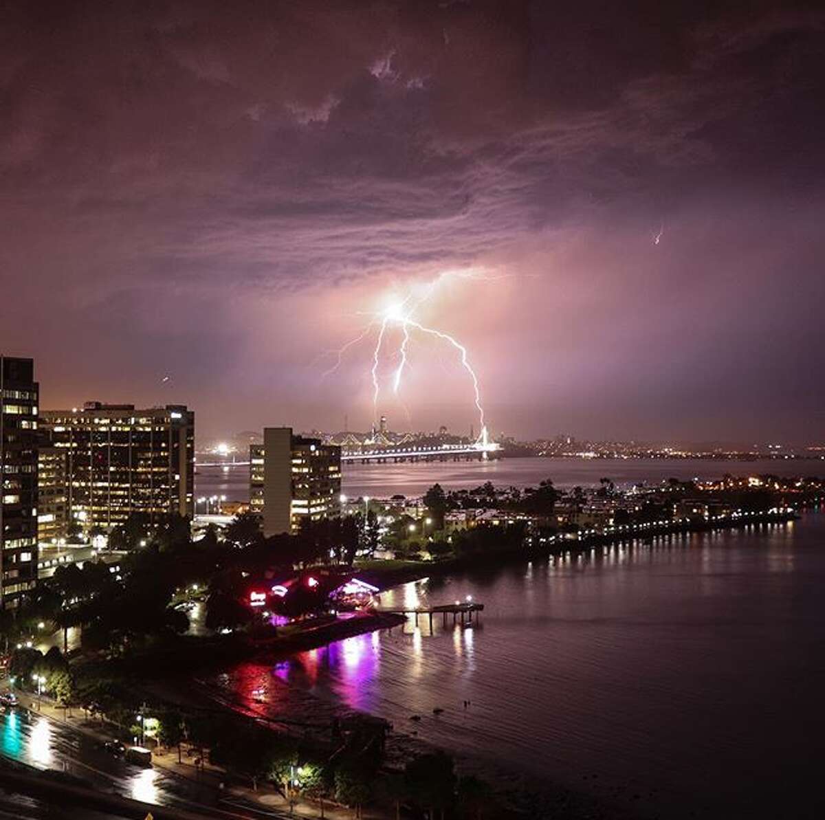 20 most spectacular photos from Monday night's lightning show