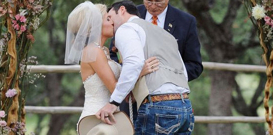 22 signs you definitely married a Texan