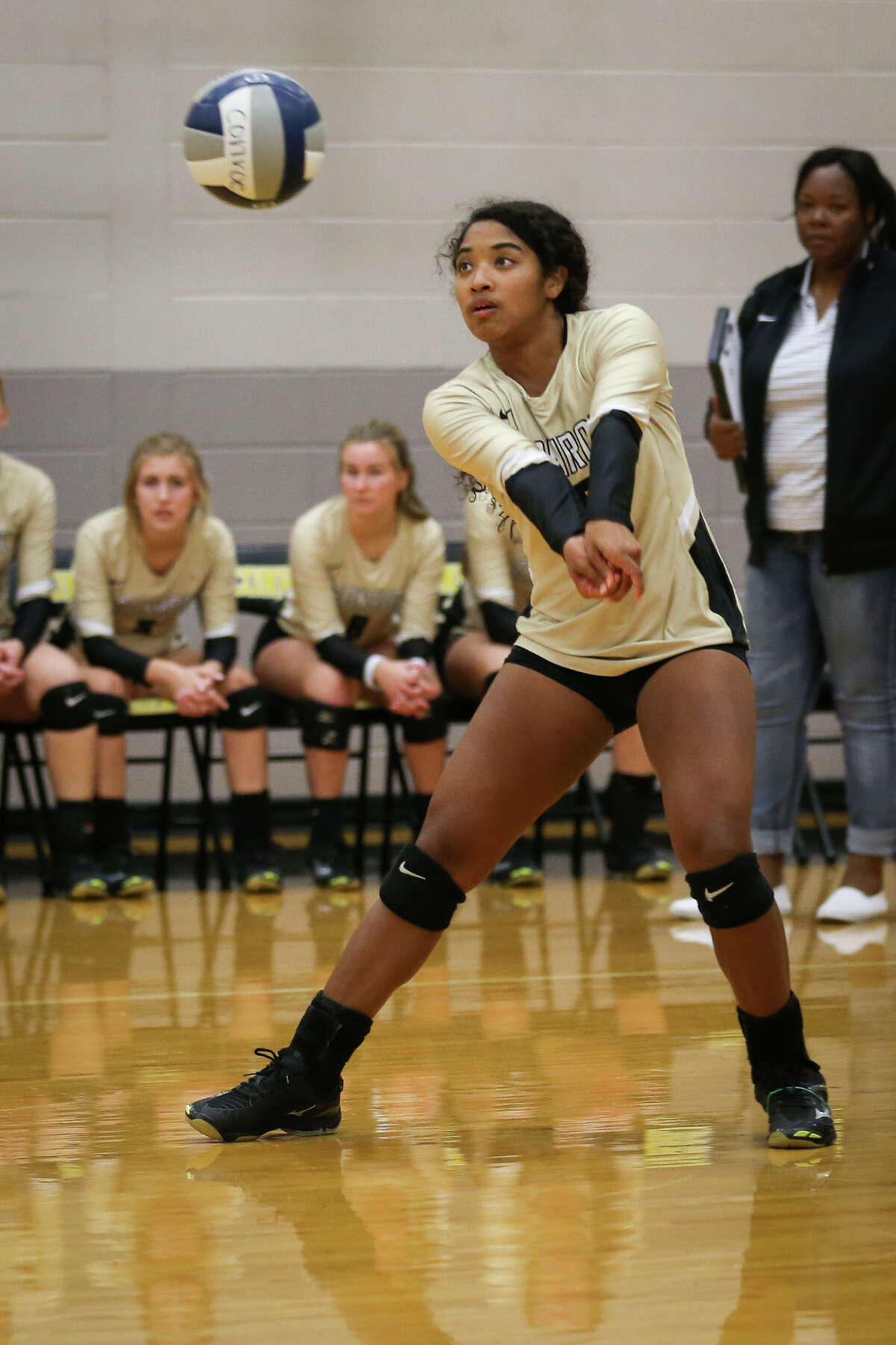 VOLLEYBALL: Conroe extends winning streak by topping Huffman-Hargrave