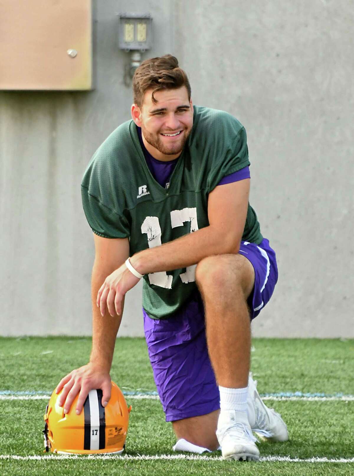 Former UAlbany QB Testaverde makes NFL preseason debut