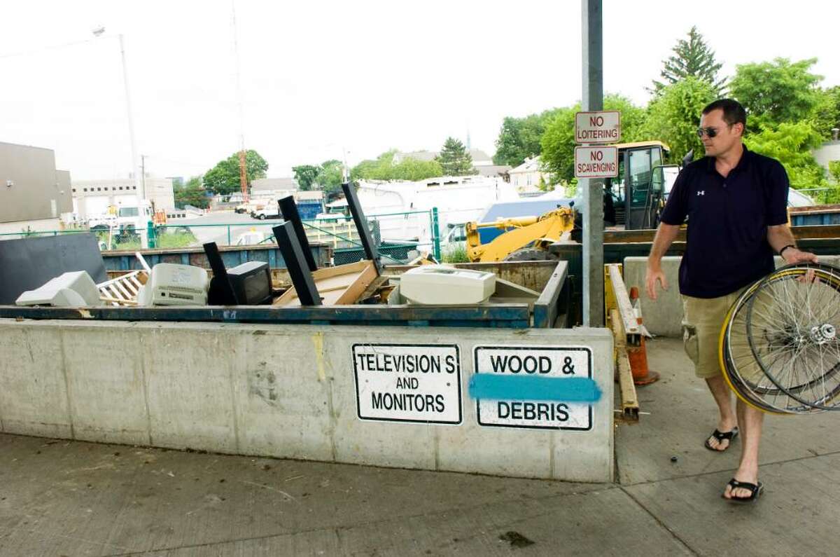 The Dart: A spin through the recycling center