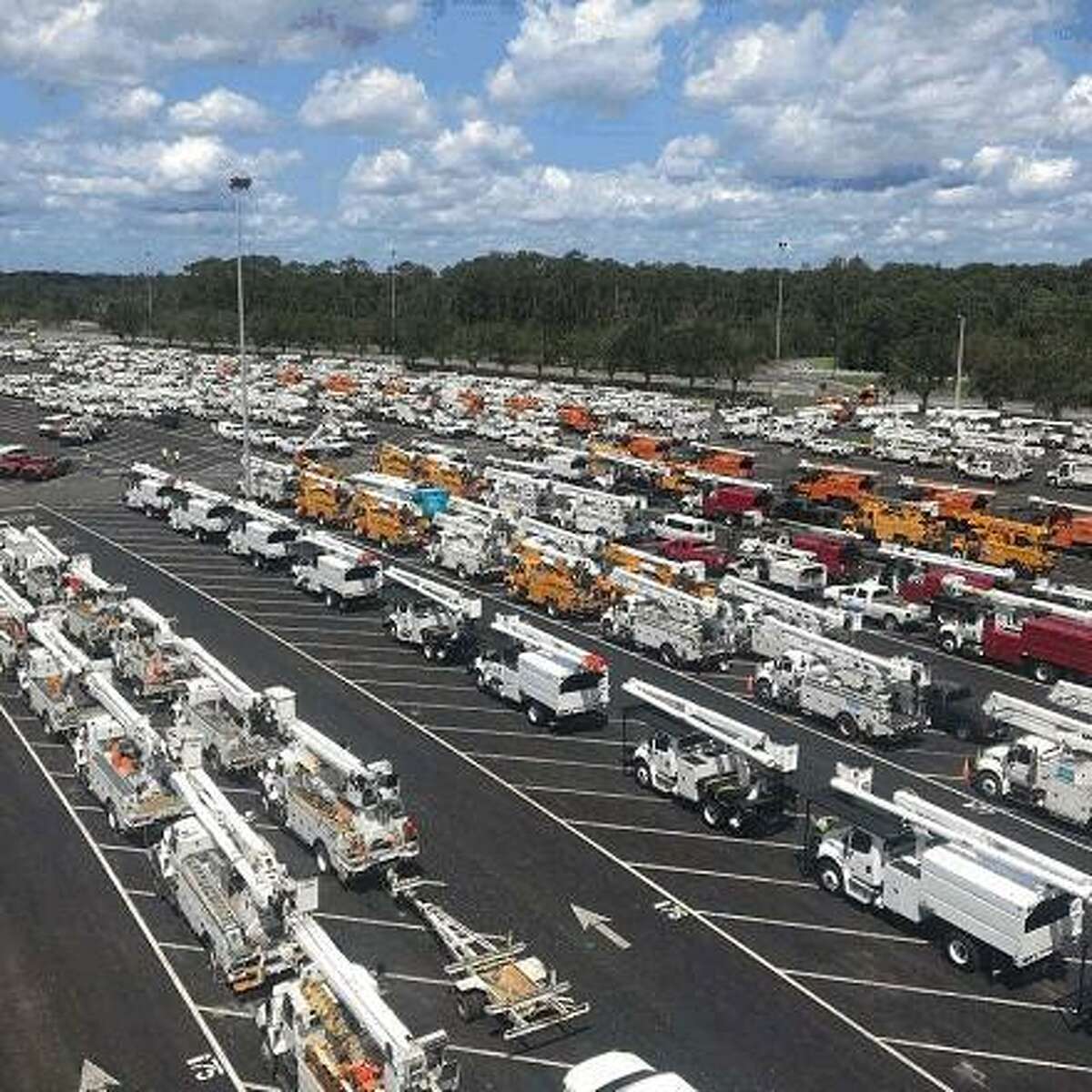 Eversource sends crews to Florida